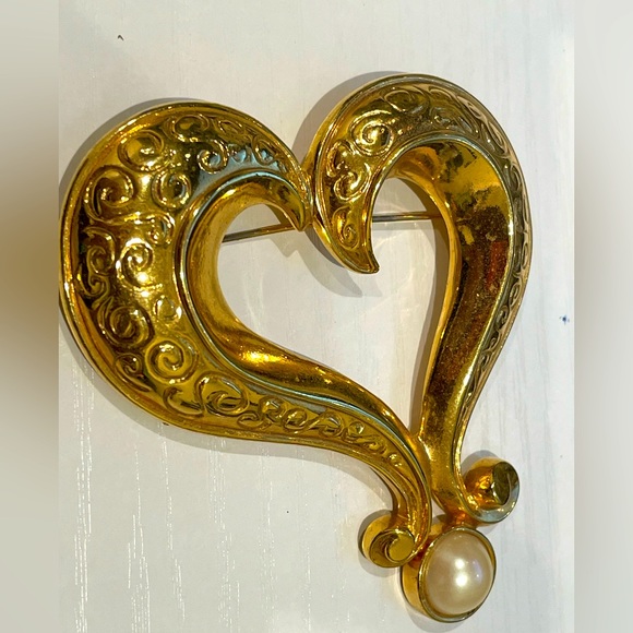 Avon | Jewelry | Vintage Marked Avon Gold Tone Brooch Pin With Pearl ...